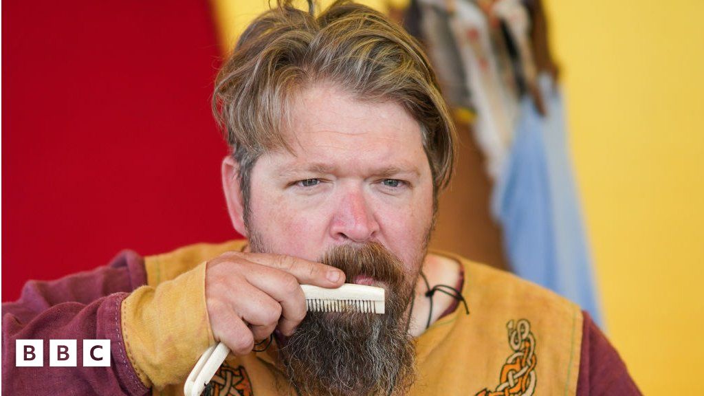 UK Viking Archaeology: Rare combs and other finds in Ipswich collection ...