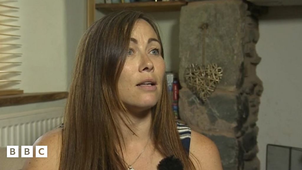Emma Chappell yn ennill Dysgwr y Flwyddyn - BBC Cymru Fyw