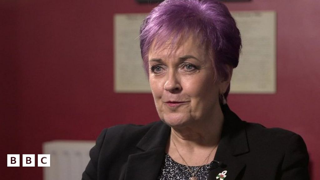 Sylwadau sgandal rygbi Dawn Bowden 'ddim yn gwbl gywir' - BBC Cymru Fyw