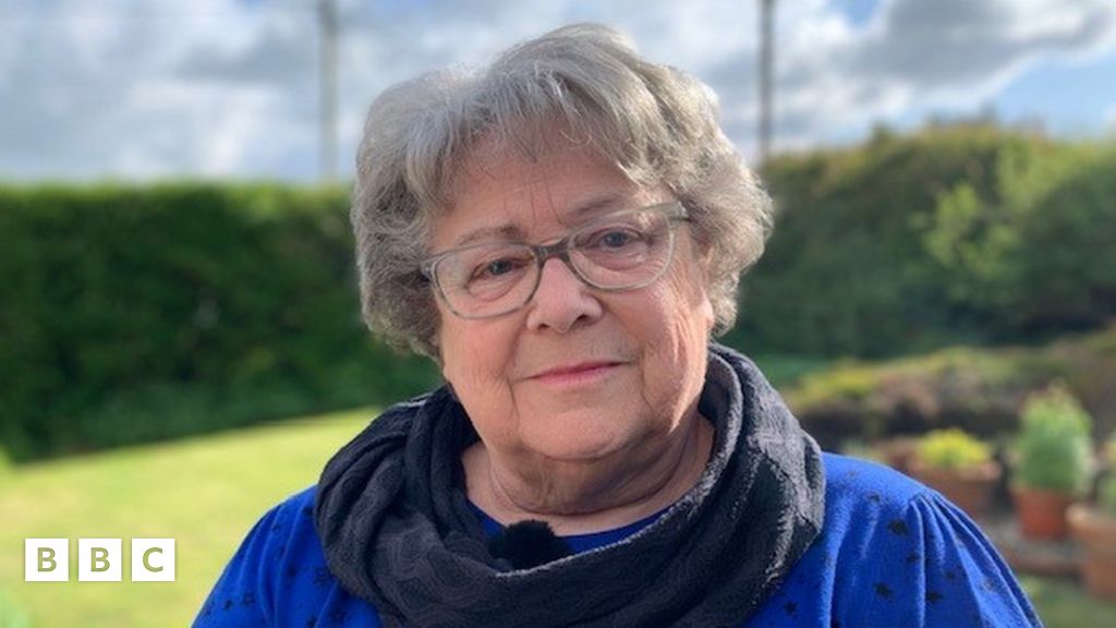 Llywodraeth Cymru yn ymddiheuro am fabwysiadu gorfodol - BBC Cymru Fyw