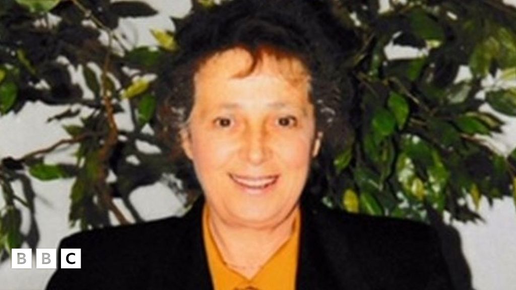 Cofio'r awdures Bethan Phillips sydd wedi marw'n 84 oed - BBC Cymru Fyw