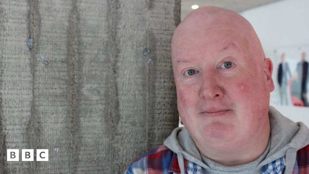 Slaymaker: Y 'binjo' wnaeth gynnal fi yn 2020 - BBC Cymru Fyw