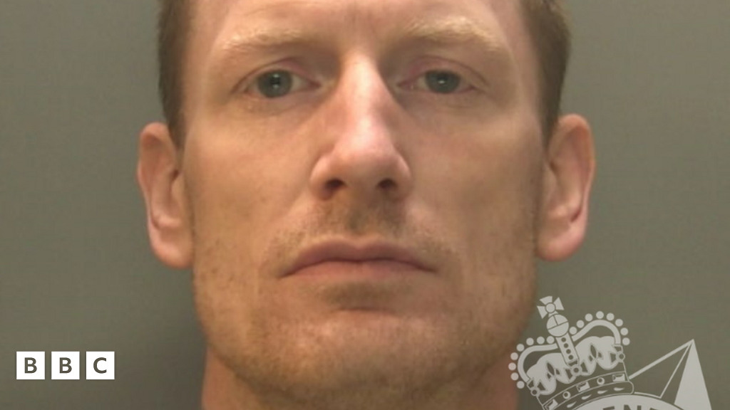 Carchar i ddyn am ladd ei ffrind ar ôl ei daro i'r llawr - BBC Cymru Fyw