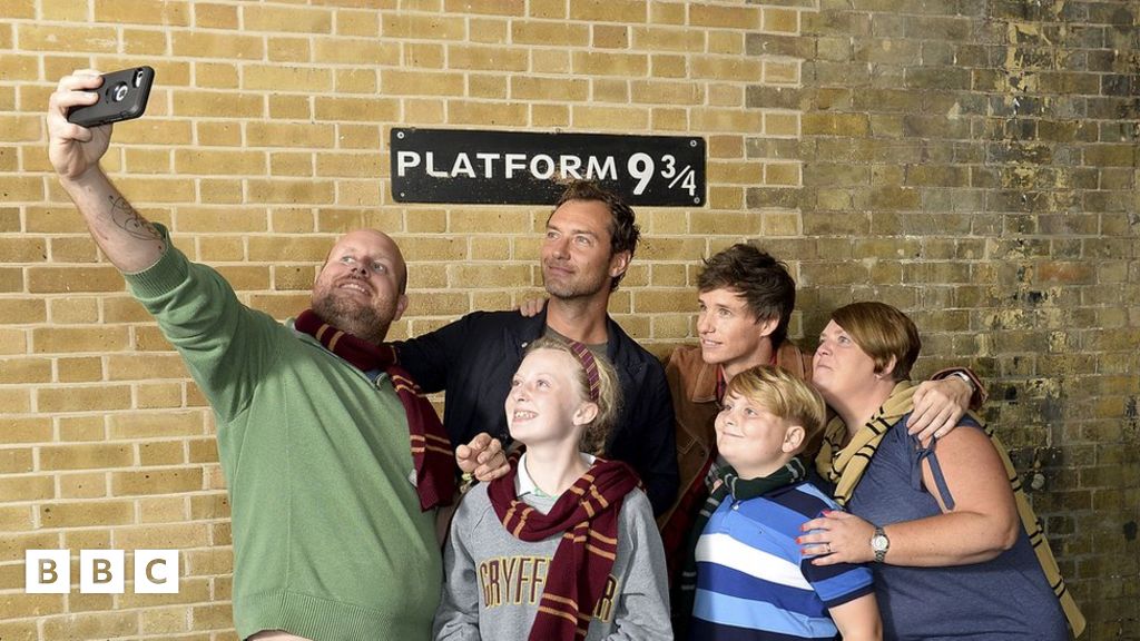 Harry Potter: Back to Hogwarts Day is going virtual - BBC Newsround