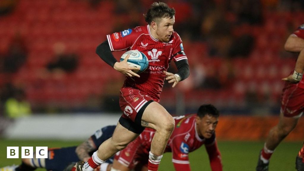 Pencampwriaeth Rygbi Unedig: Scarlets 42-14 Caeredin - BBC Cymru Fyw