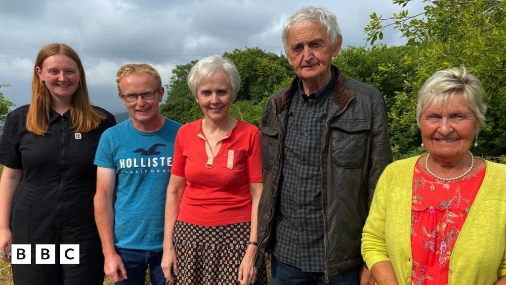 Nôl i Nyth Cacwn ar ôl dros 30 mlynedd - BBC Cymru Fyw