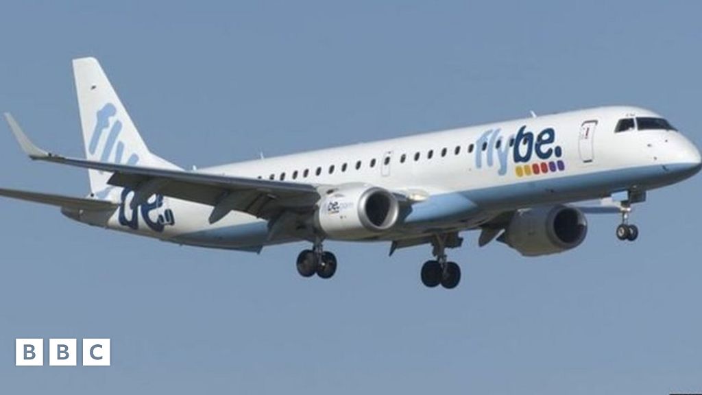 Awyren o Gaerdydd yn glanio ar frys ar ôl taro aderyn - BBC Cymru Fyw