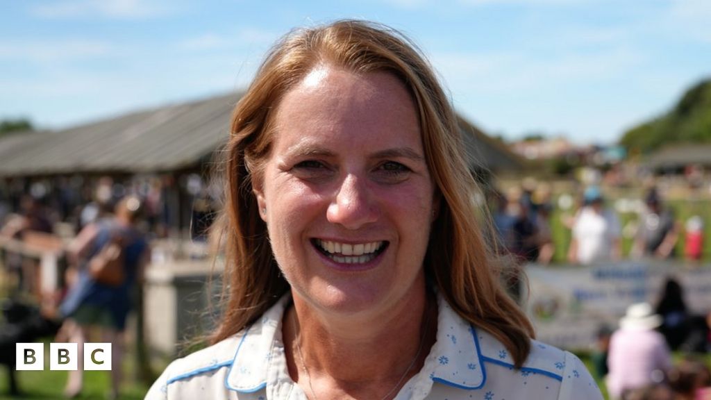 Dim cosb i AS Ynys Môn am ddigwyddiad cyfnod Covid - BBC Cymru Fyw