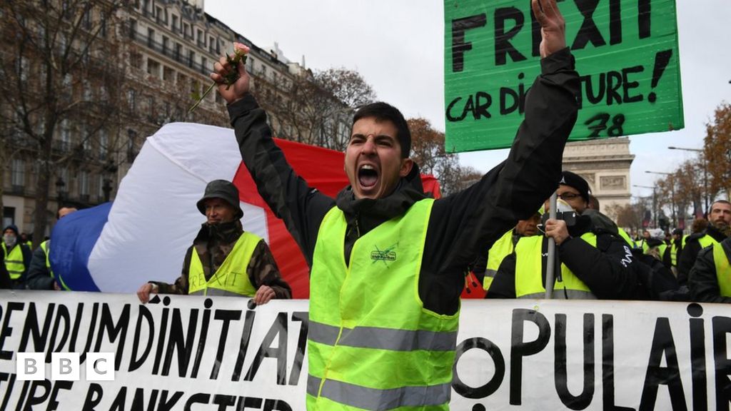 France protests: What is happening? - BBC Newsround