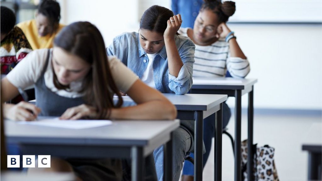Exams in England delayed but still going ahead in 2021 - BBC Newsround