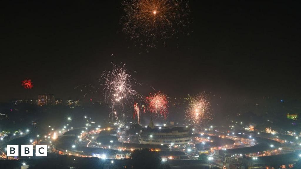 Firecrackers banned in Delhi ahead of Diwali - BBC Newsround