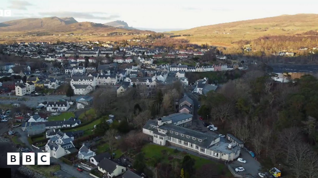 Leanaidh buidheann-stiùiridh Sir Lewis Ritchie greis fhathast ...