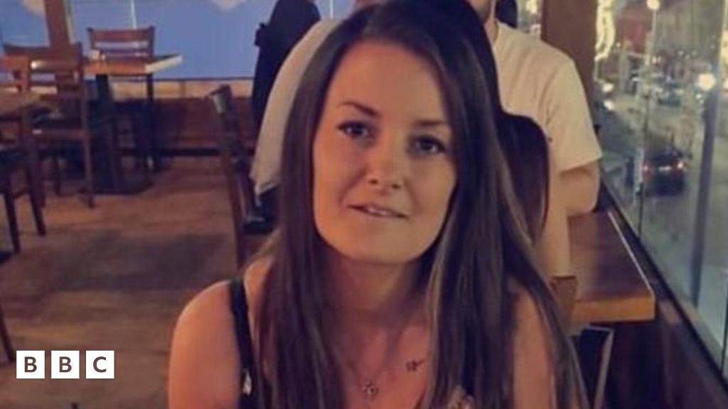 Agor a gohirio cwest i Caren Williams, 33, fu farw yn Abersoch - BBC ...