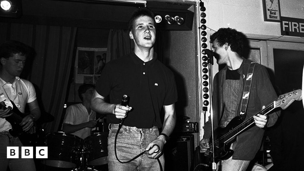 Cwis: Bandiau Prifysgol Aberystwyth - BBC Cymru Fyw