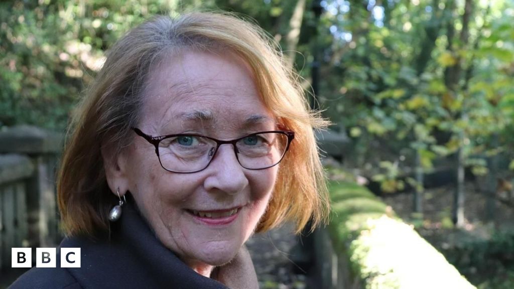 Y gantores ac athrawes Eirlys Parri wedi marw - BBC Cymru Fyw