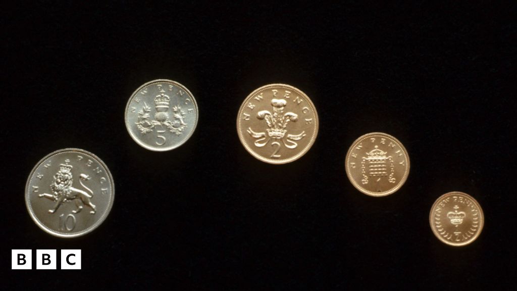 Decimal Day 1971: New coins replace pounds, shillings and pence - BBC