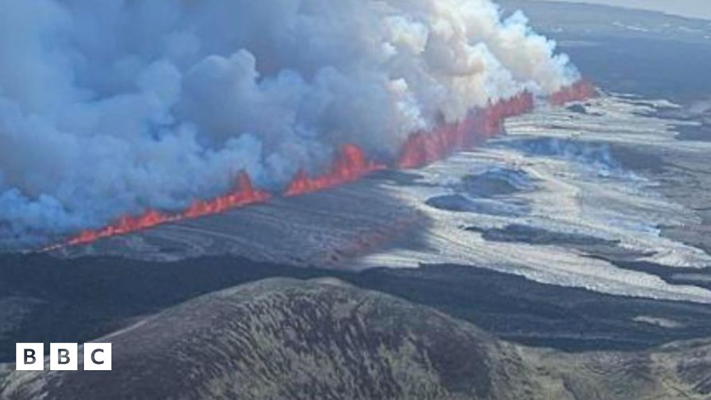 Volcano in Iceland erupts for fifth time - BBC Newsround