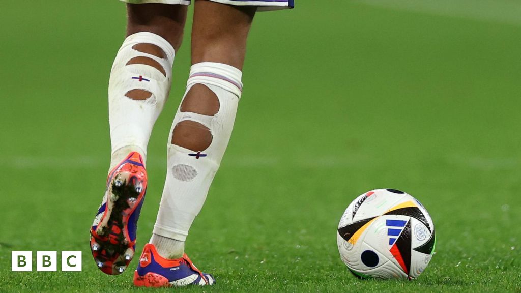 Euro 2024: Bellingham, Saka and Gallagher wear socks with holes - BBC ...