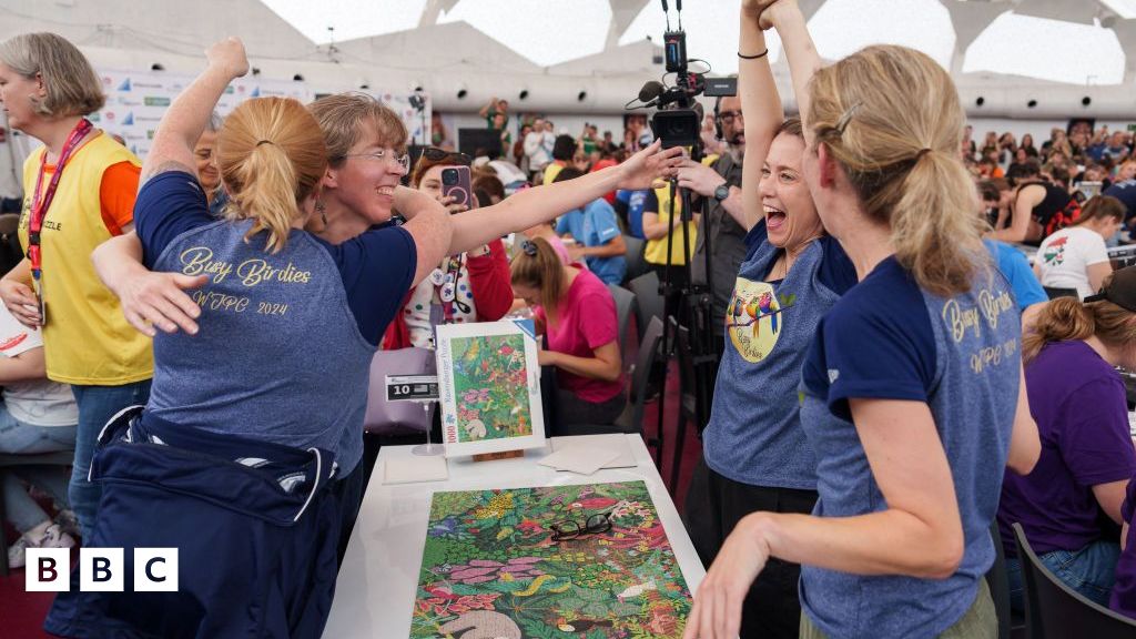 World Jigsaw Puzzle Championships 2024 in pictures - BBC Newsround