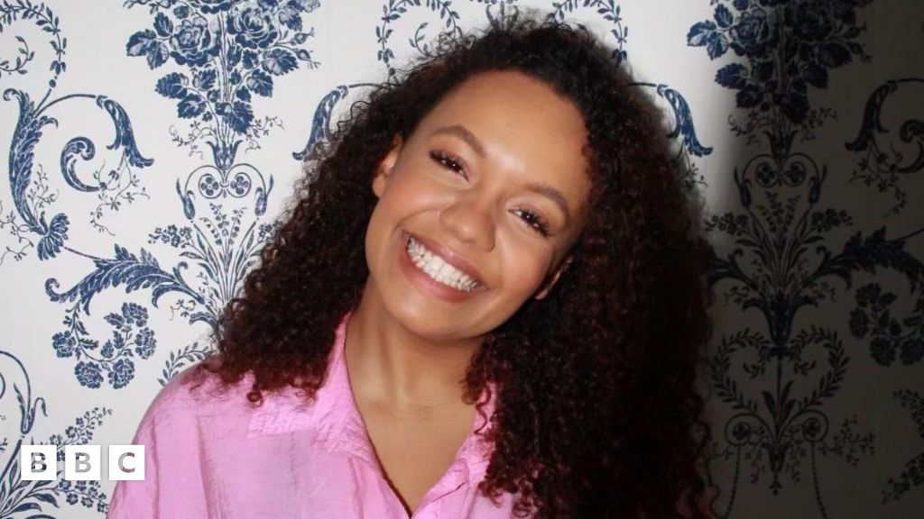 Ateb y Galw: Lily Beau - BBC Cymru Fyw