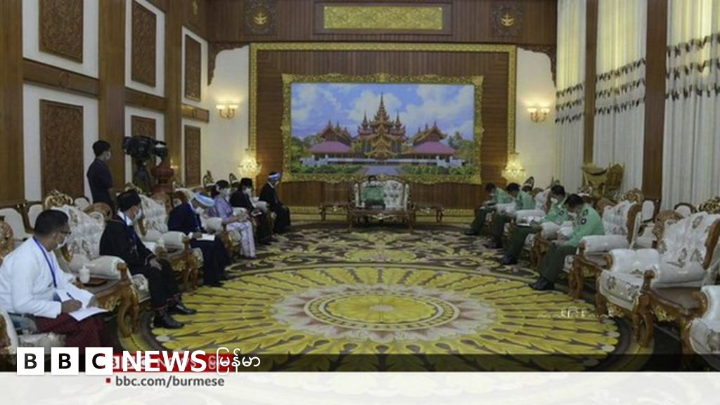 တိုင်းရင်းသားတွေ လက်နက်ဆက်ကိုင်ချင်ရင် တပ်နဲ့ BGF ထဲဝင်ရမယ်လို့ စစ်ခေါင်းဆောင်ပြော - BBC News မြန်မာ