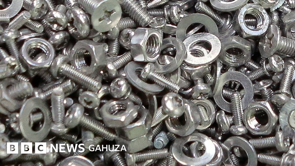 Lithuania: 1kg cy'imisumari, amaburo n'ibyuma byakuwe mu nda y'umugabo ...