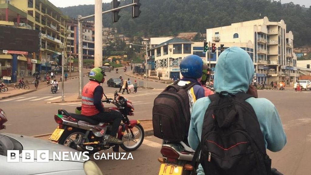 Covid - Kigali: Guma mu rugo yarangiye, umumotari ati 'ubuzima ...