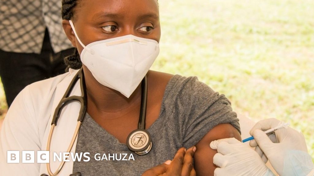 Rwanda - Covid-19: 'Ndishimye ko banteye urukingo' – umuganga w'i ...