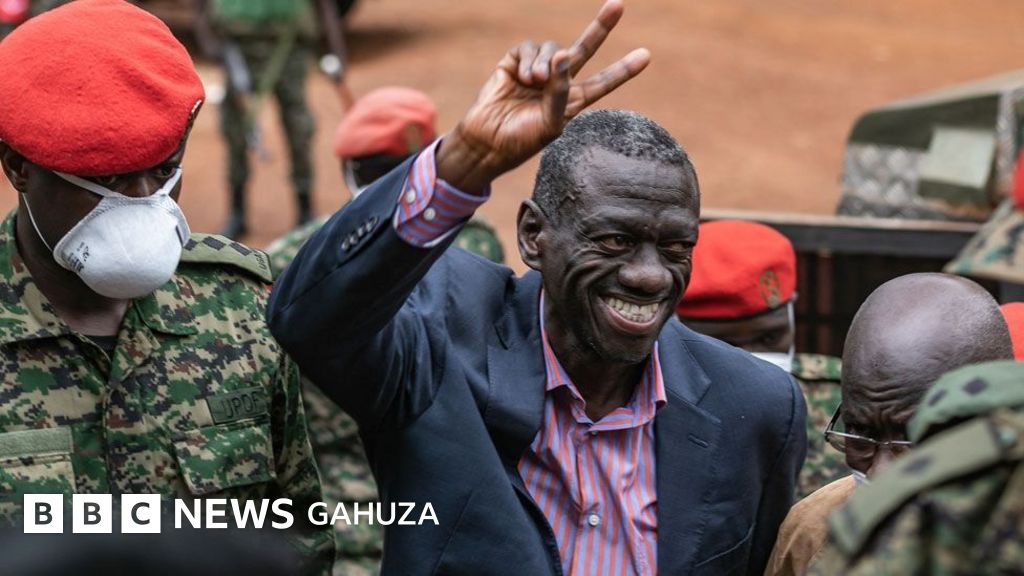 'Ishimutwa' rya Kizza Besigye: Yagejejwe mu rukiko rwa gisirikare muri ...