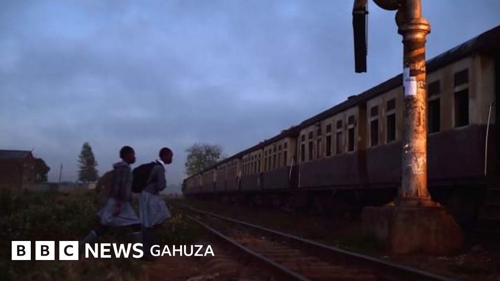 Kenya: abakobwa b'imyaka 10 ku binini birinda gusama - BBC News Gahuza