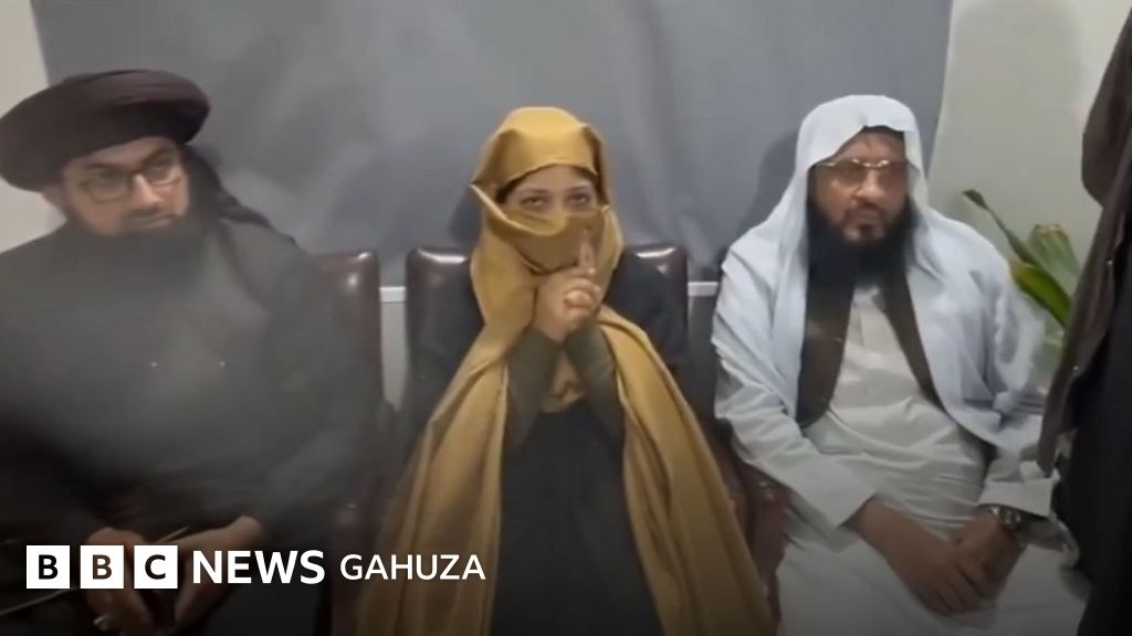 Pakistan: Uyu mugore yagire yicwe kubera impuzu iriko inyandiko ...