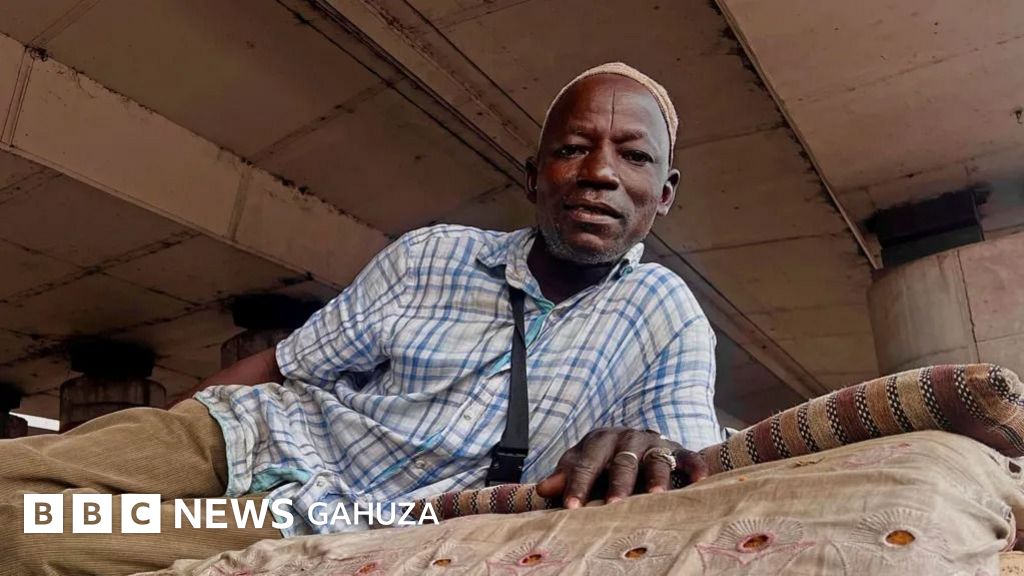 Abatagira aho barara muri Nigeria: Kuryama musi y'ikiraro imyaka 30 - BBC News Gahuza