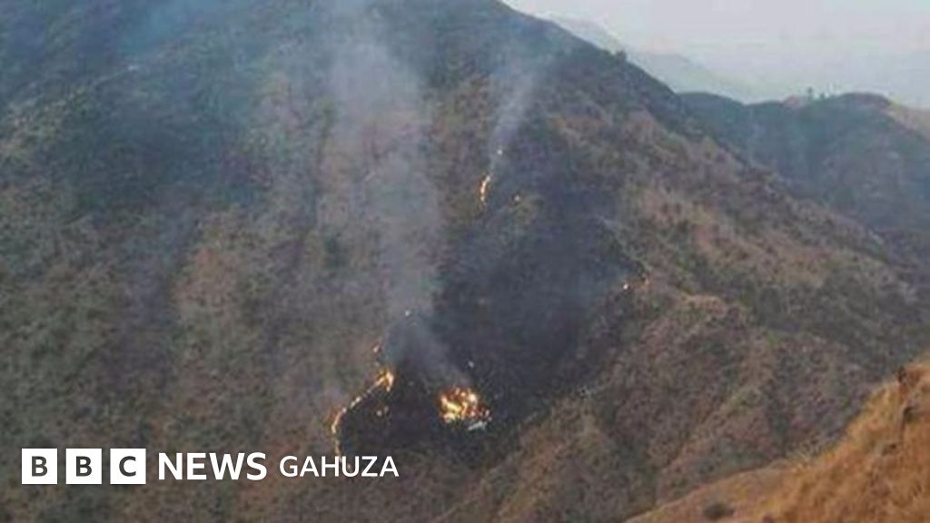 Umudereva w'indege yakorotse muri Pakistan yari yatabaje - BBC News Gahuza