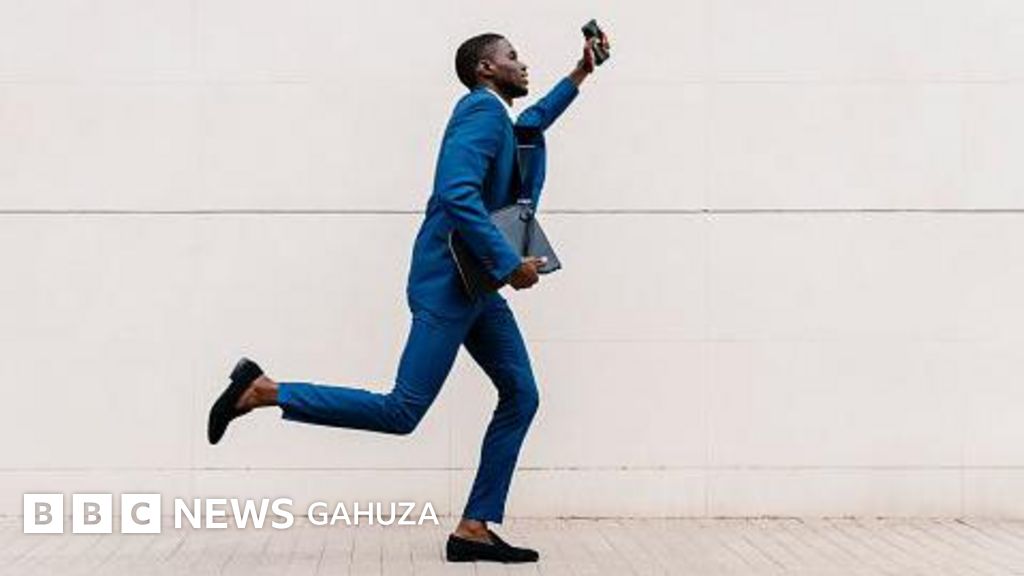 Kuki buri gihe hari abantu bahora bakererewe? - BBC News Gahuza