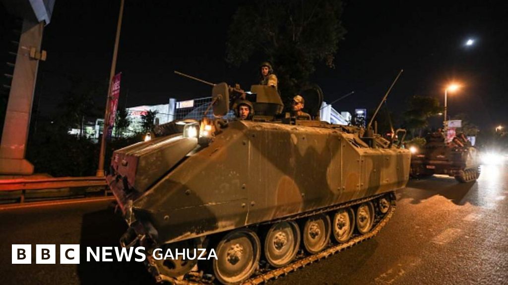 Turukiya isabwa kurekura umucamanza akaja mu kazi - BBC News Gahuza