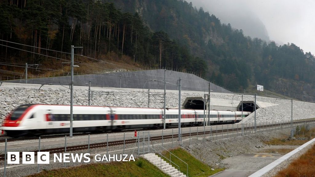 Inzira ya gari ya moshi idasanzwe yatanguye gukora - BBC News Gahuza