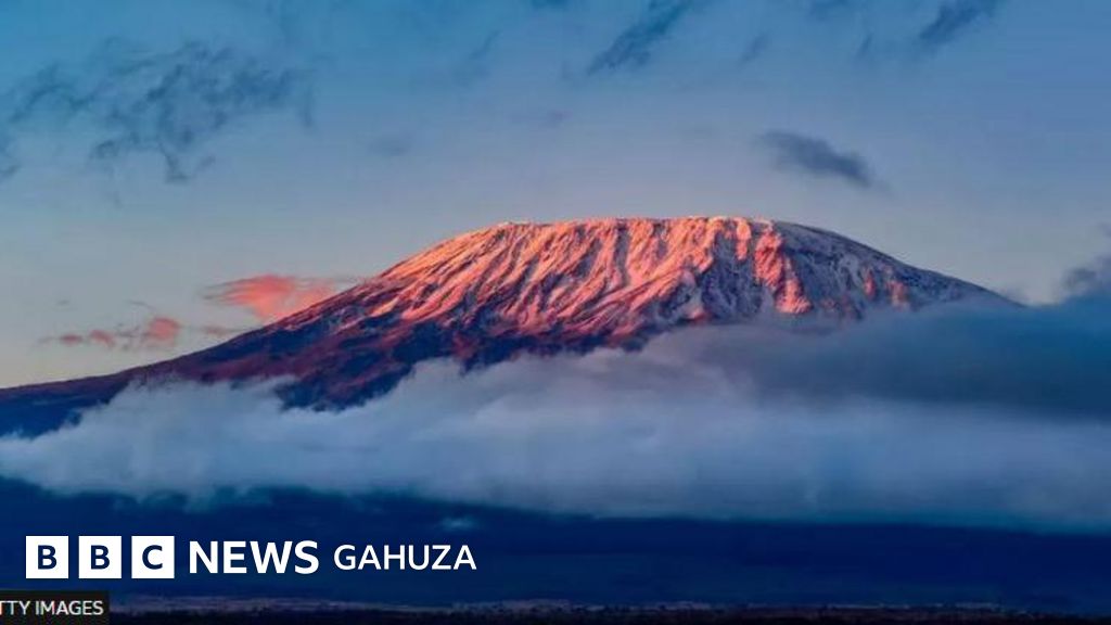 K﻿ilimanjaro: Abajejwe kuzimya umuriro bariko barazimya urubeya ku ...