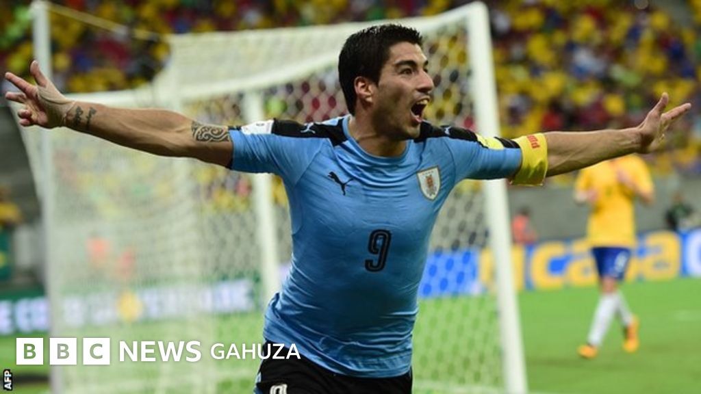 Luis Suarez: yatsindiye Uruguay kuva aho yarangirije ibihano - BBC News ...