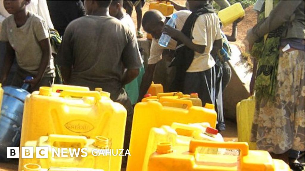 Ibiciro by'amazi mu Rwanda ntibyishimiwe n'abafatabuguzi - BBC News Gahuza