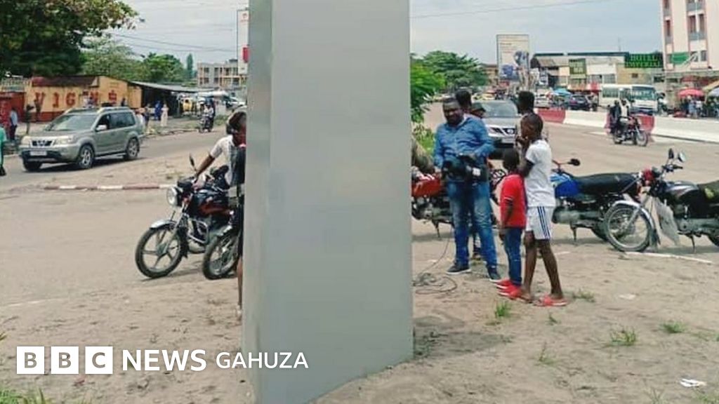 DR Congo - monolith: Inkingi y'icyuma y'amayobera yabonetse n'i ...