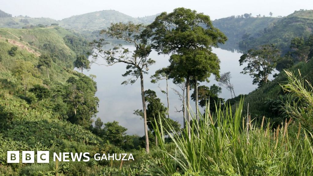 Mukerarugendo w'umunye Amerika n'umushoferi w'umunya Uganda banyurujwe ...