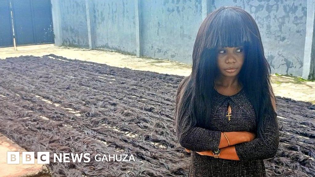 Umunya-Nigeria yaciye umuhigo w'isi w'umusatsi muremure cyane ukozwe n ...