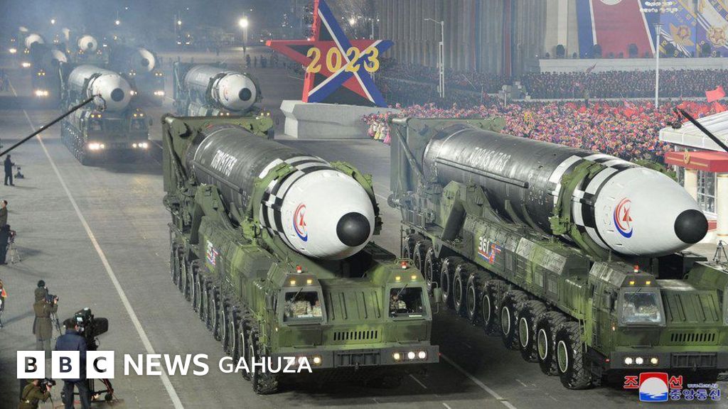 Korea ya Ruguru yarashe misile nyuma yo gukangisha kwihimura - BBC News ...