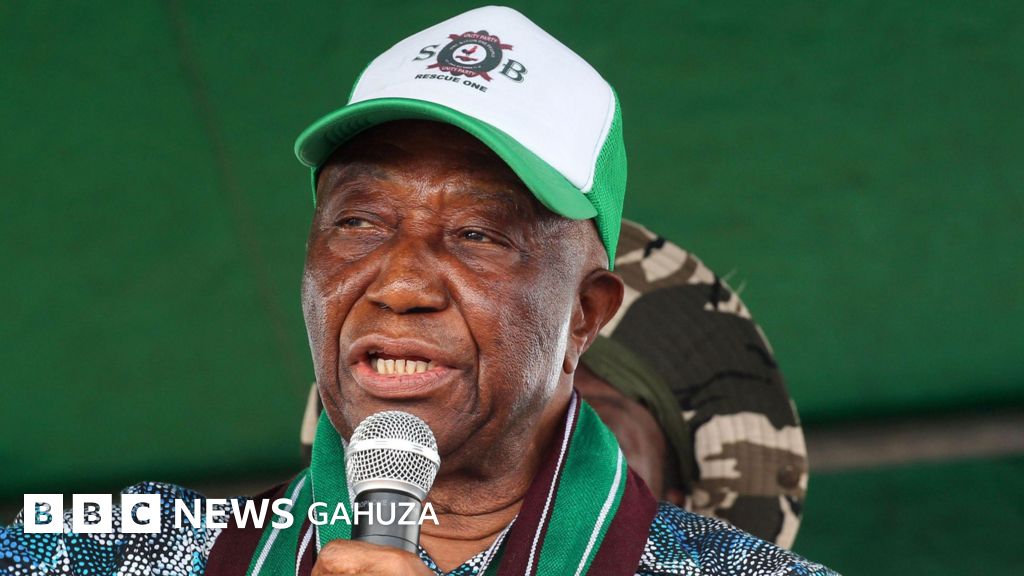 Perezida wa Liberia Joseph Boakai yagabanyije umushahara we ho 40% ...