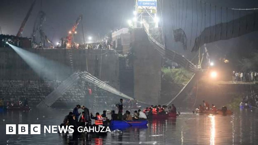 I﻿ndia mu kigandaro: 141 baguye mw'isenyuka ry'ikiraro - BBC News Gahuza