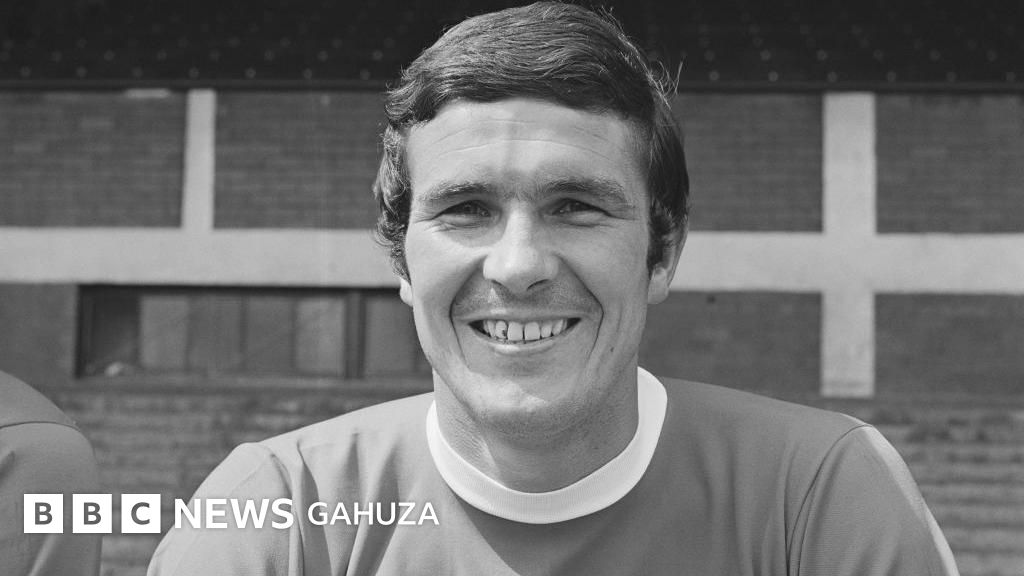 Ron Yeats: Uwo yanditse amateka muri Liverpool yapfuye ku myaka 86 ...