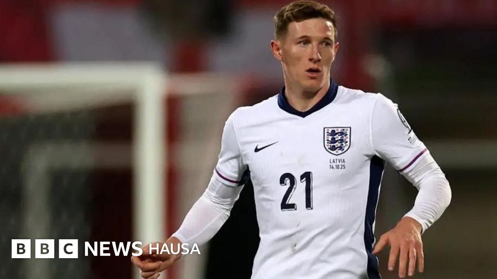 Man United na kokawar ɗaukar Anderson, Arsenal na duba yiwuwar siyen ...