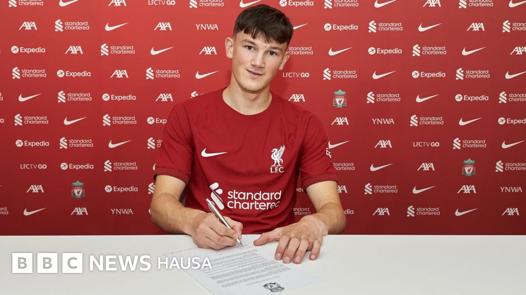 Calvin Ramsay: Aberdeen ta sayar da dan wasan Scotland ga Liverpool ...