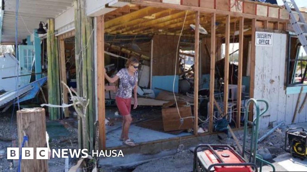 Mahaukaciyar guguwa mai ruwa ta afka wa jihar Florida ta Amurka - BBC ...