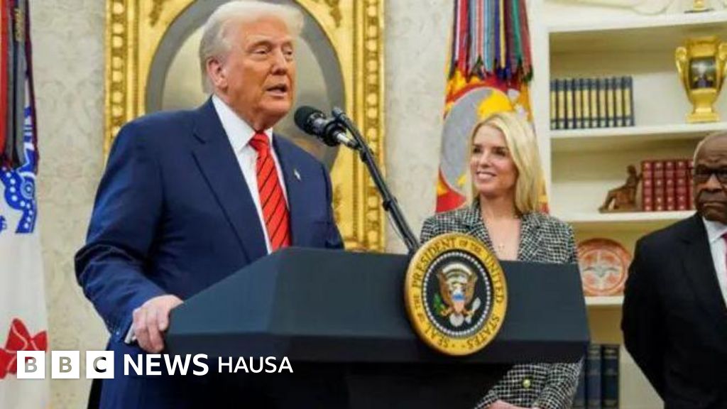 Trump ya ce yana son 'karɓe iko' da Gaza da kuma sauya wa Falasɗinawa ...